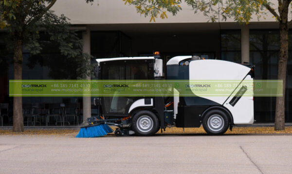The Evolution of Sweeper Trucks: A Brief History - CSCTRUCK Municipal Truck