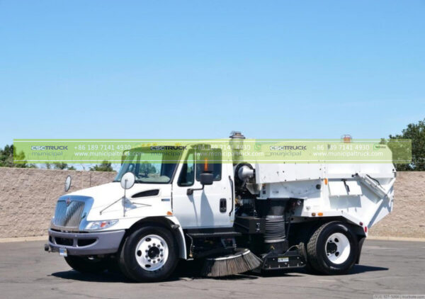 How to Operate a Sweeper Truck Safely and Efficiently - CSCTRUCK ...