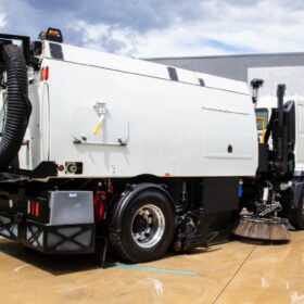 How to Choose the Right Road Sweeper Truck - CSCTRUCK Municipal Truck