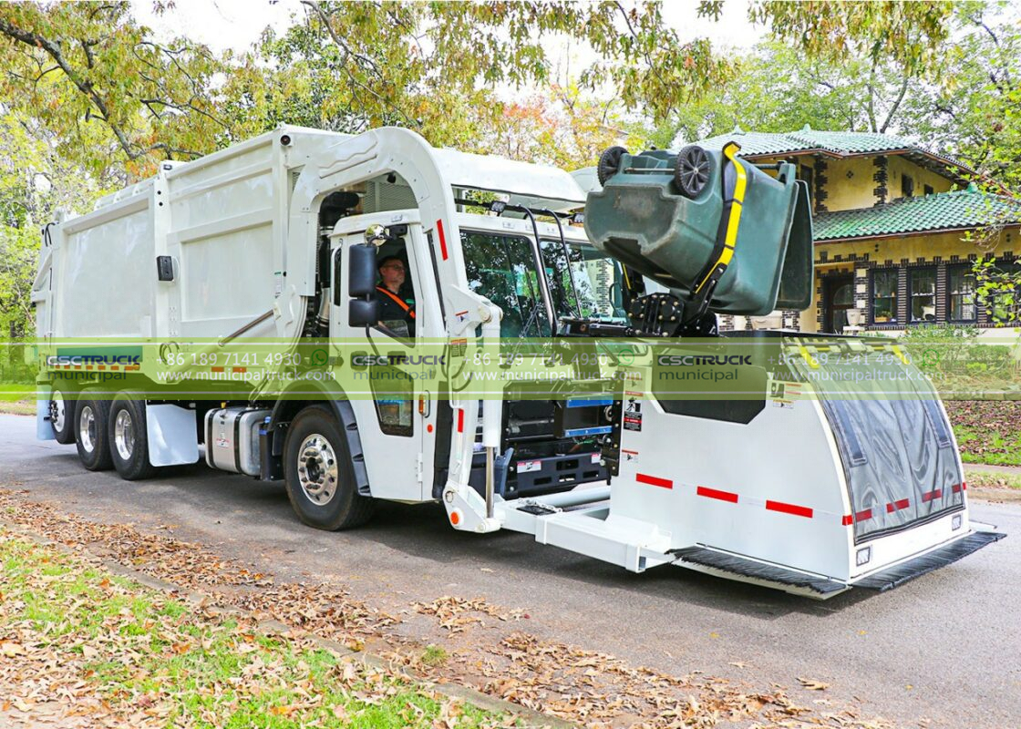 What is a Front Load Bin? - CSCTRUCK Municipal Truck
