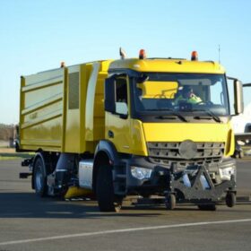 DONGFENG Airfield Airport Runway Sweeper Truck - CSCTRUCK Municipal Truck